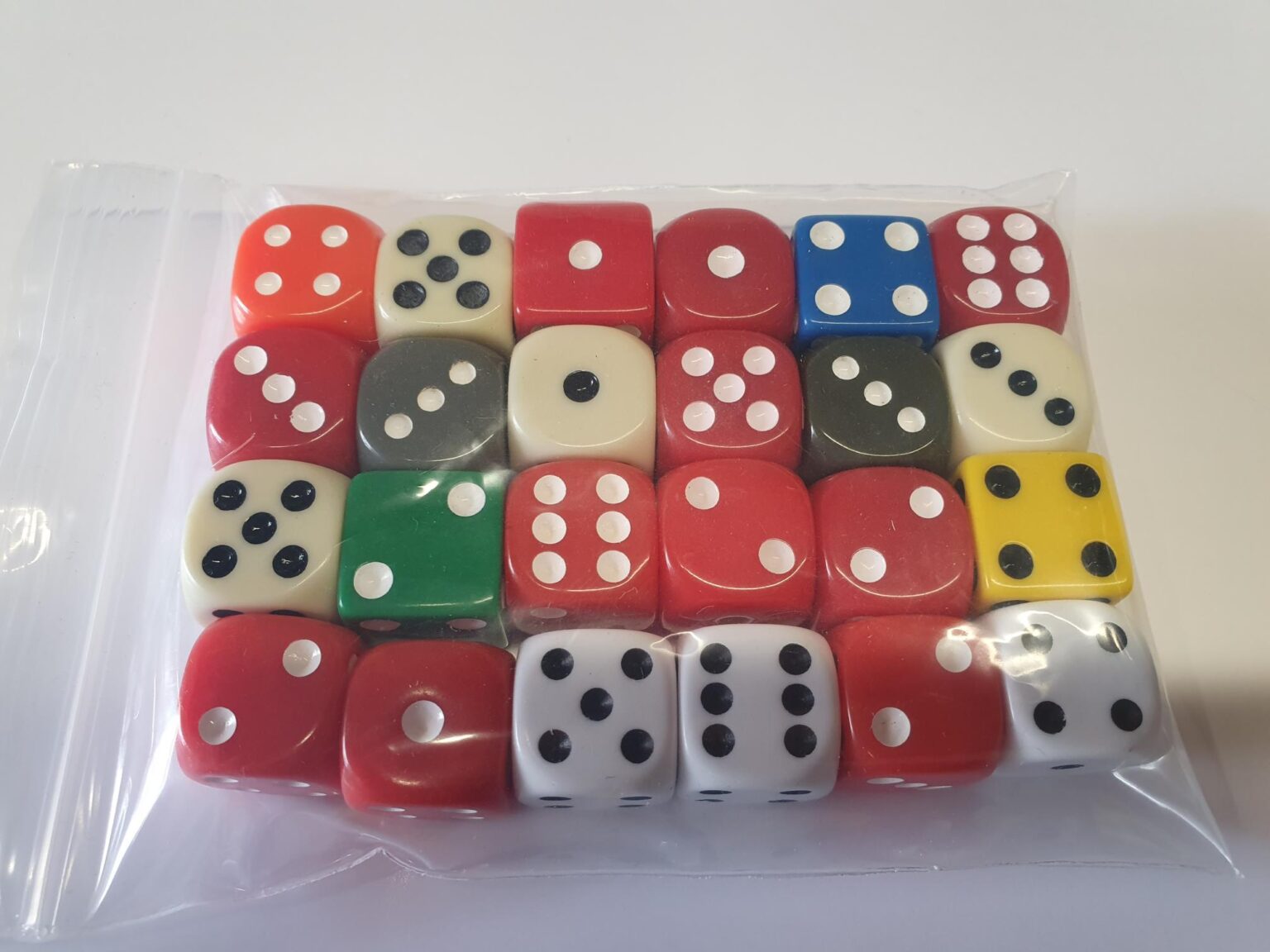 24 X ASSORTED COLOUR PLASTIC DICE – The Plastic Soldier Company
